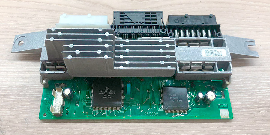 Reparación módulo luz y check control - LCM II - BMW E39 - Electrokey